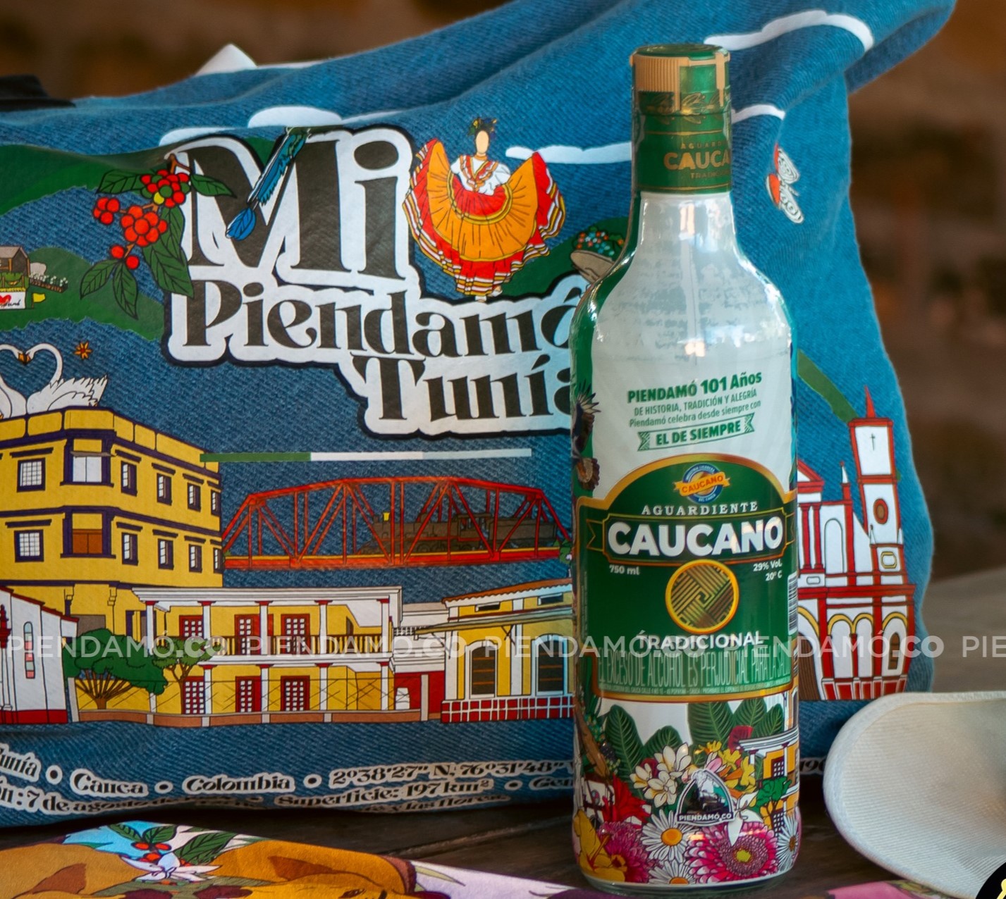 🍾 Piendamó celebra 101 años con el de siempre. | Industria Licorera del ...